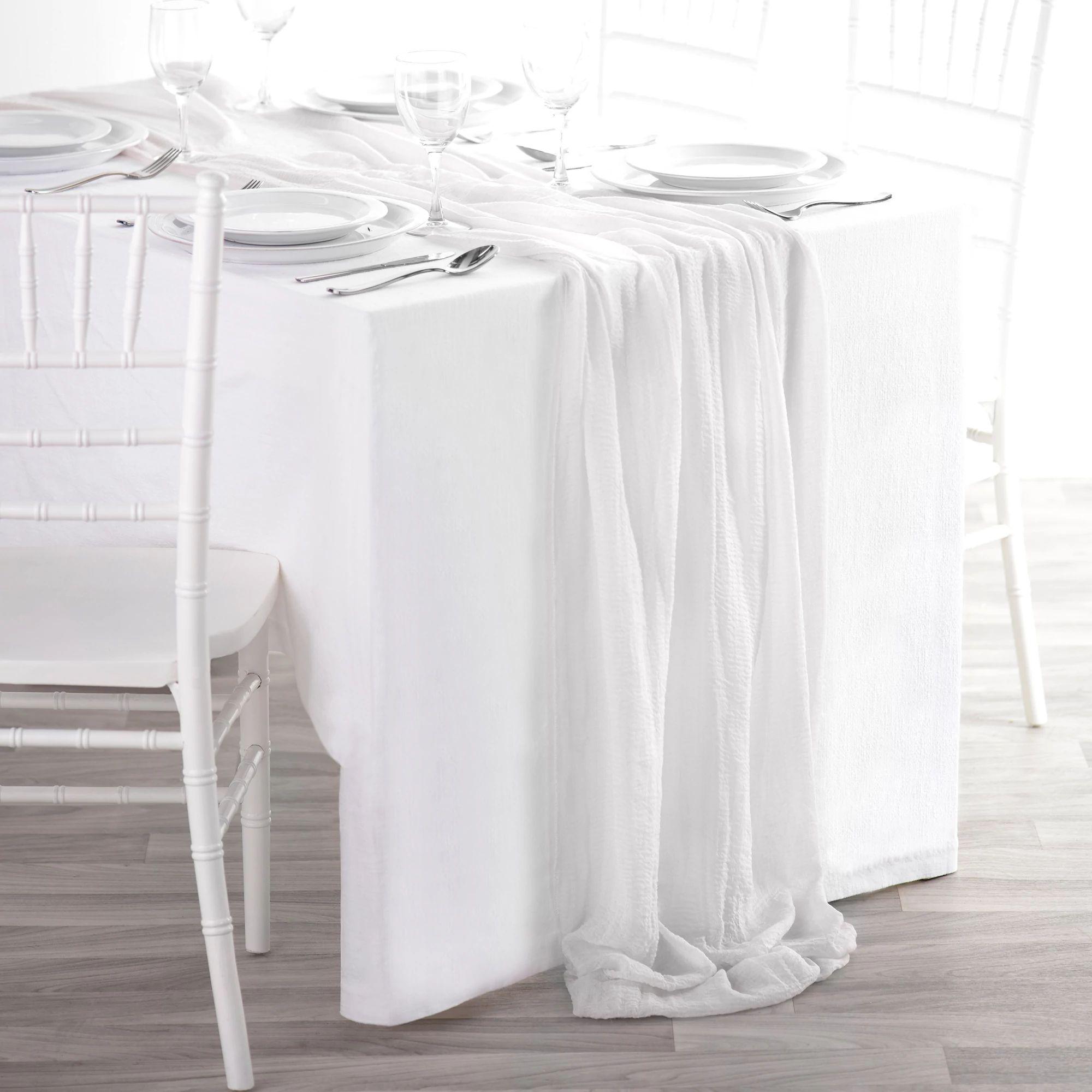 White Fabric Table Runner – T.O. Balloons